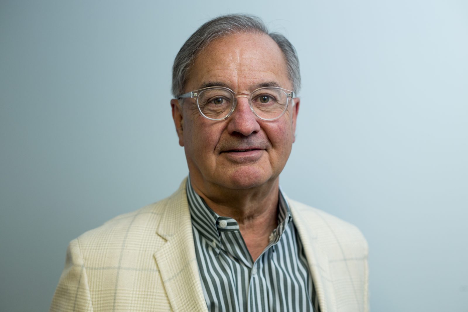 Stursberg issues rallying cry to protect Canadian media amid ...