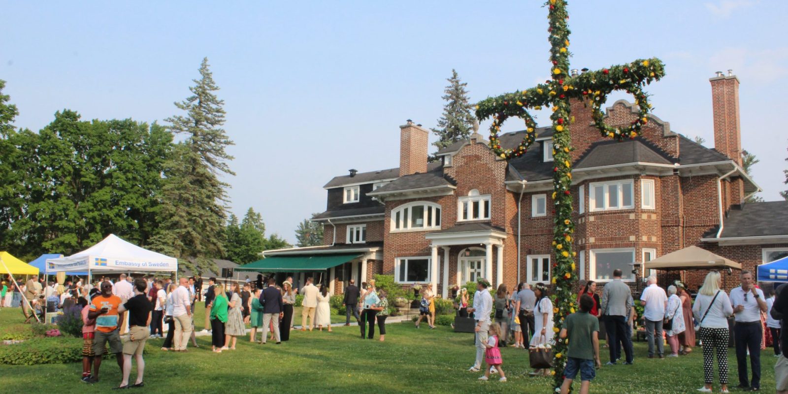 Flower crowns and maypoles reign supreme at the Nordic Midsummer ...