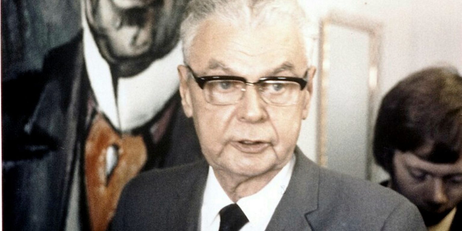 Ibbitson gives Diefenbaker his proper place in history without ...