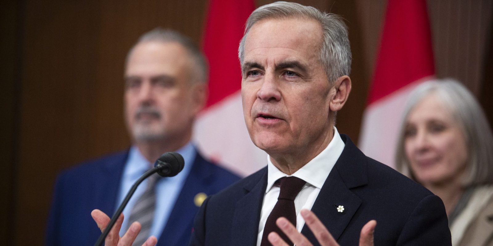 Liberals hold steady post budget, but pipeline talks may test ...